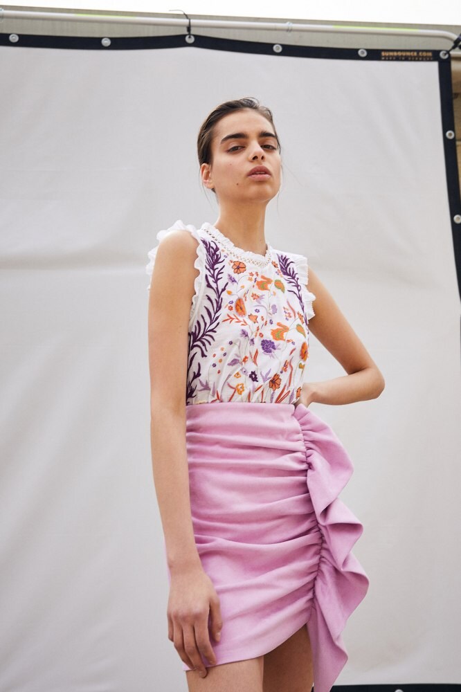 Top bordado flores - Casual | Camisas y Tops